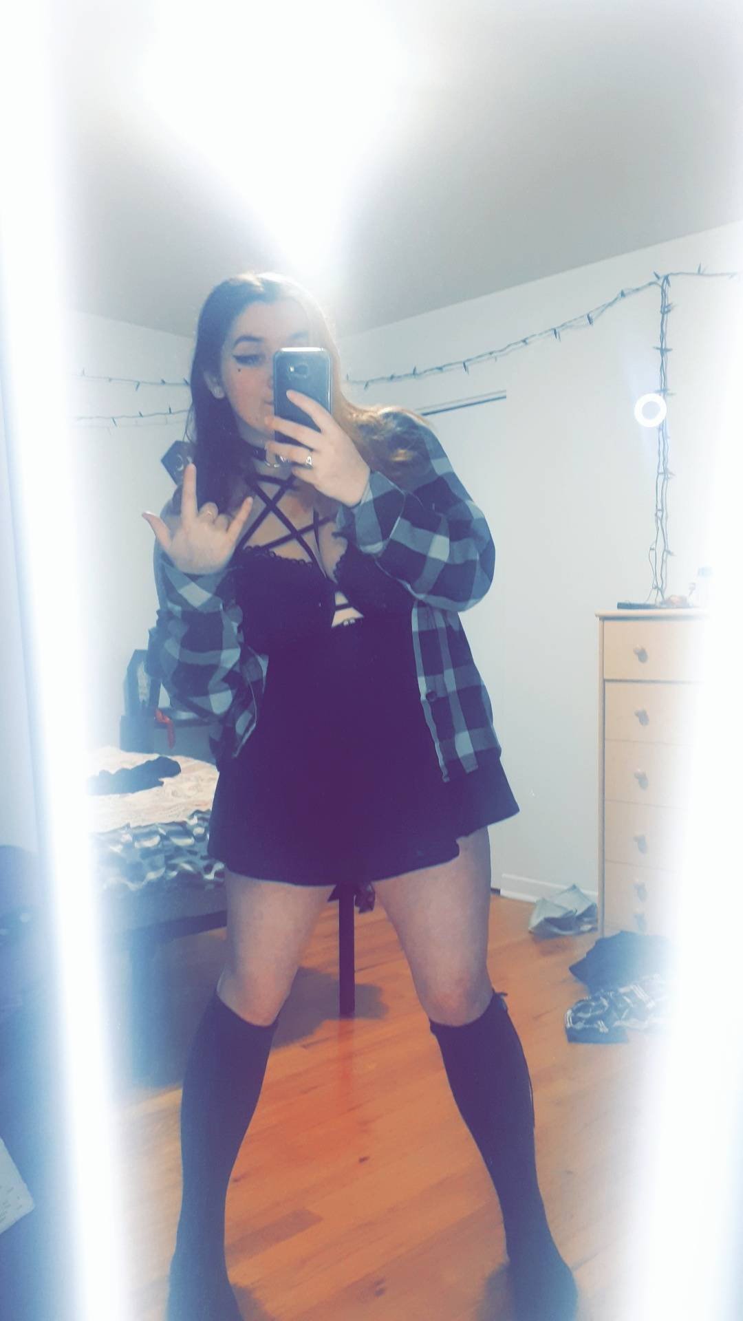 Giving you that manic pixie dream girl energy ⭐🔮💕 | Scrolller