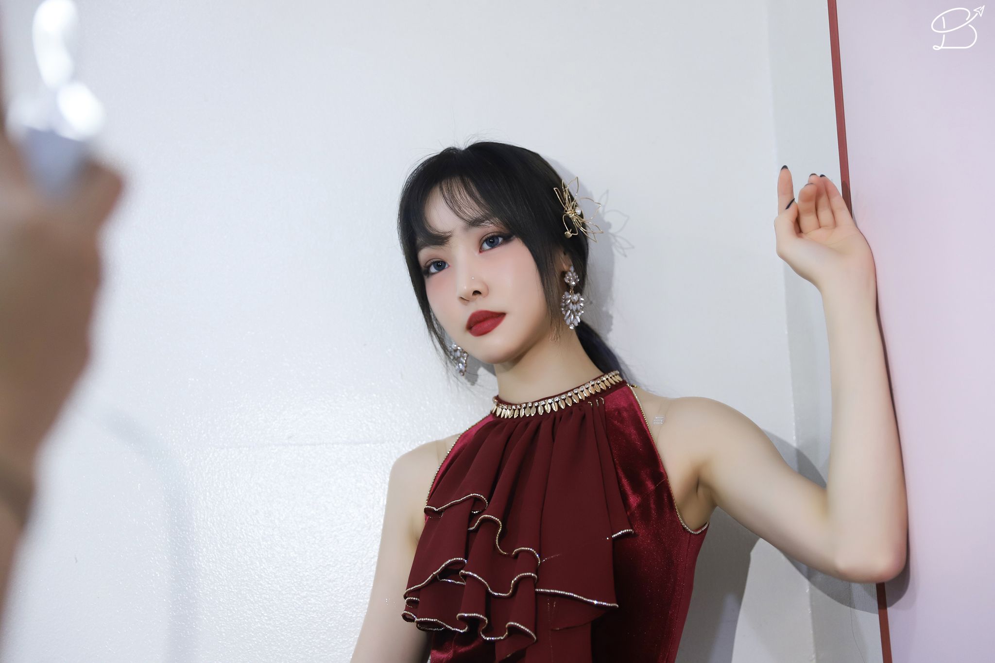 Glamorous Yuju! | Scrolller