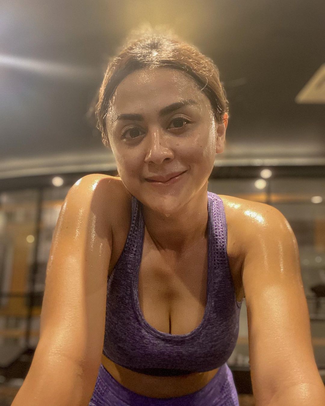 glistening shoulders | Scrolller