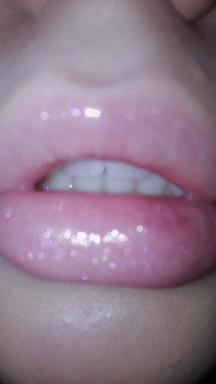 Glitter gloss | Scrolller