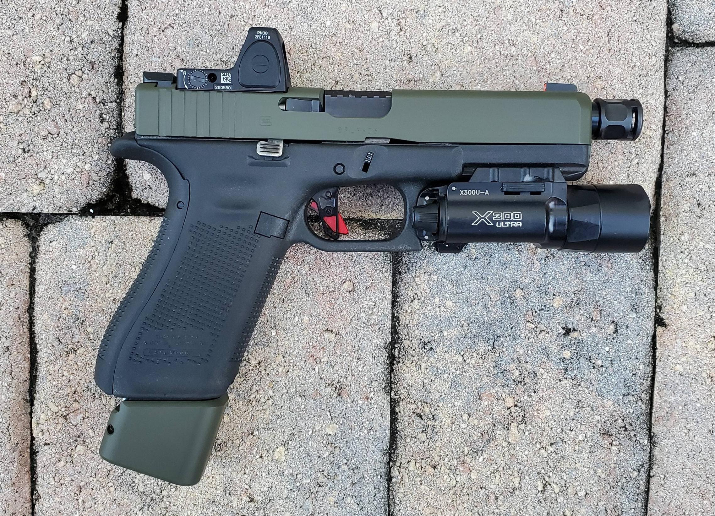 Glock 17 freshly cerakoted. | Scrolller