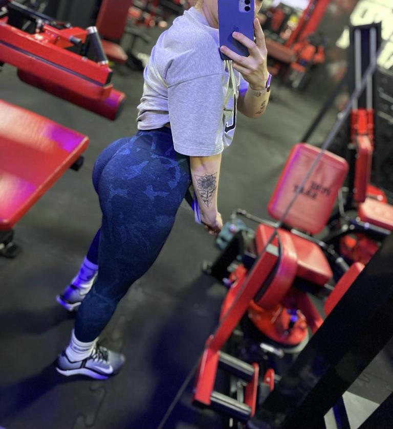 Glute day | Scrolller