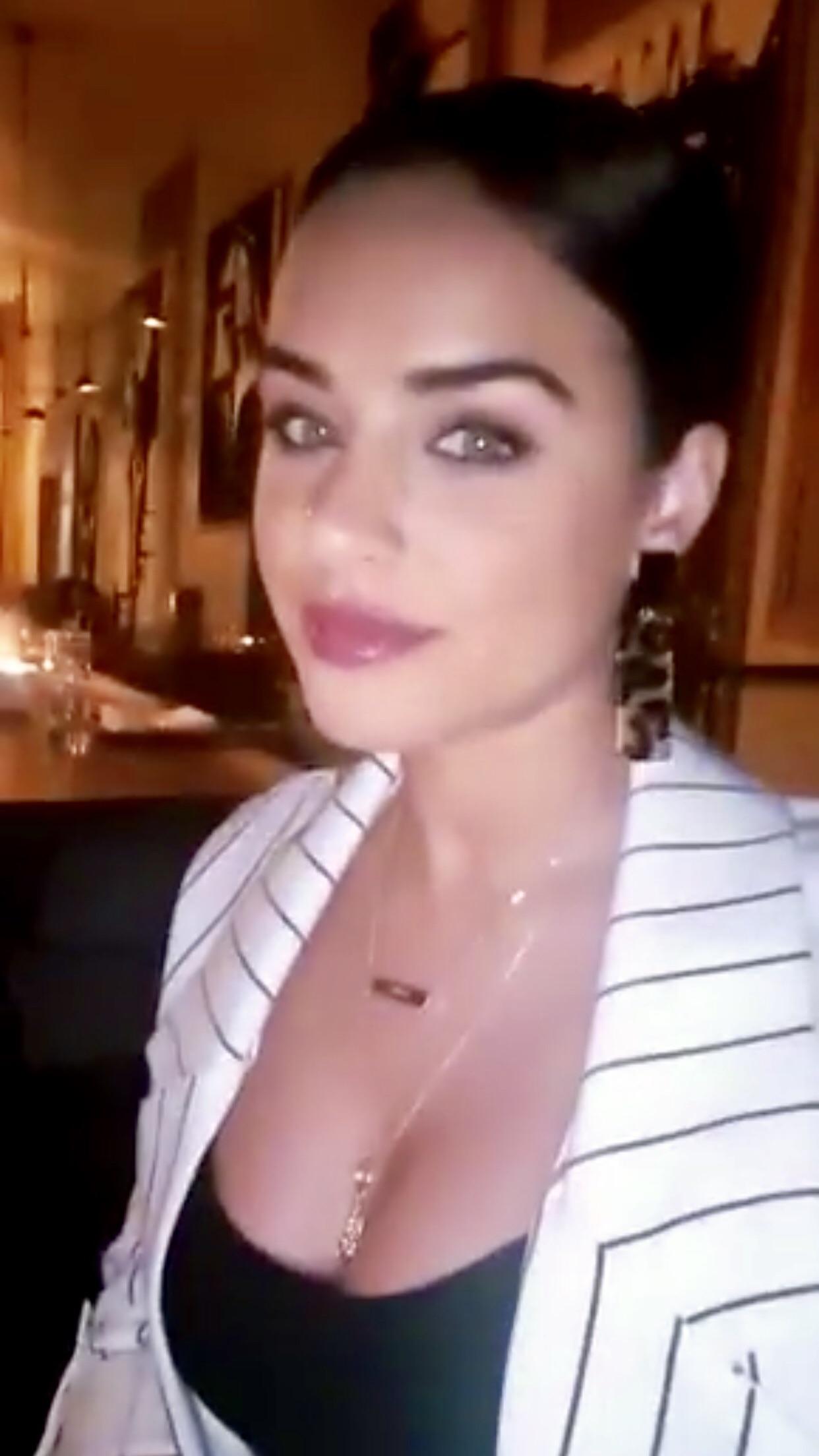 GMF Instagram Cleavage😍 | Scrolller