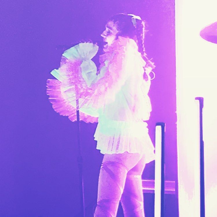 God bless her stylist | Scrolller