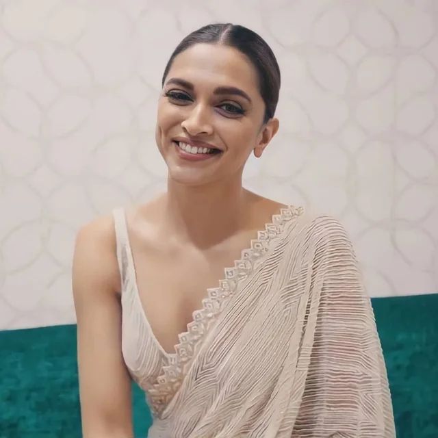 Goddess Deepika's smile is so precious. Her smile can make her devotees feel joyful every time ...