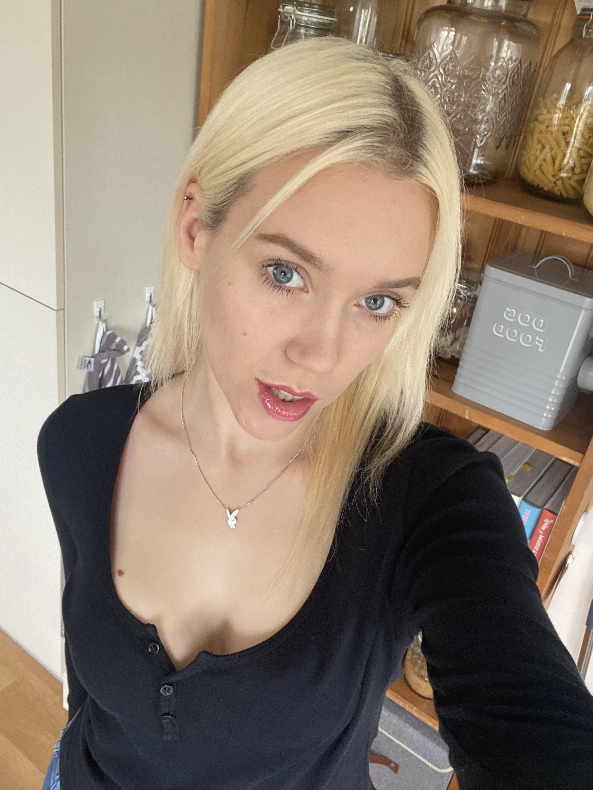 Going out for lunch! 🥰 | Scrolller