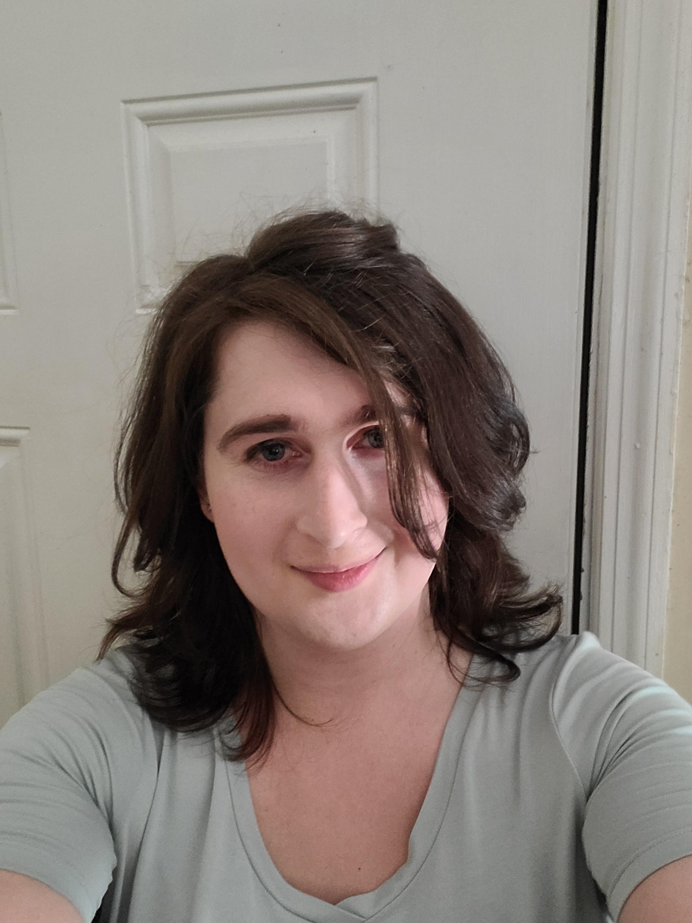 Going out with makeup for the first time and it's only my second time wearing it wish me luck ...