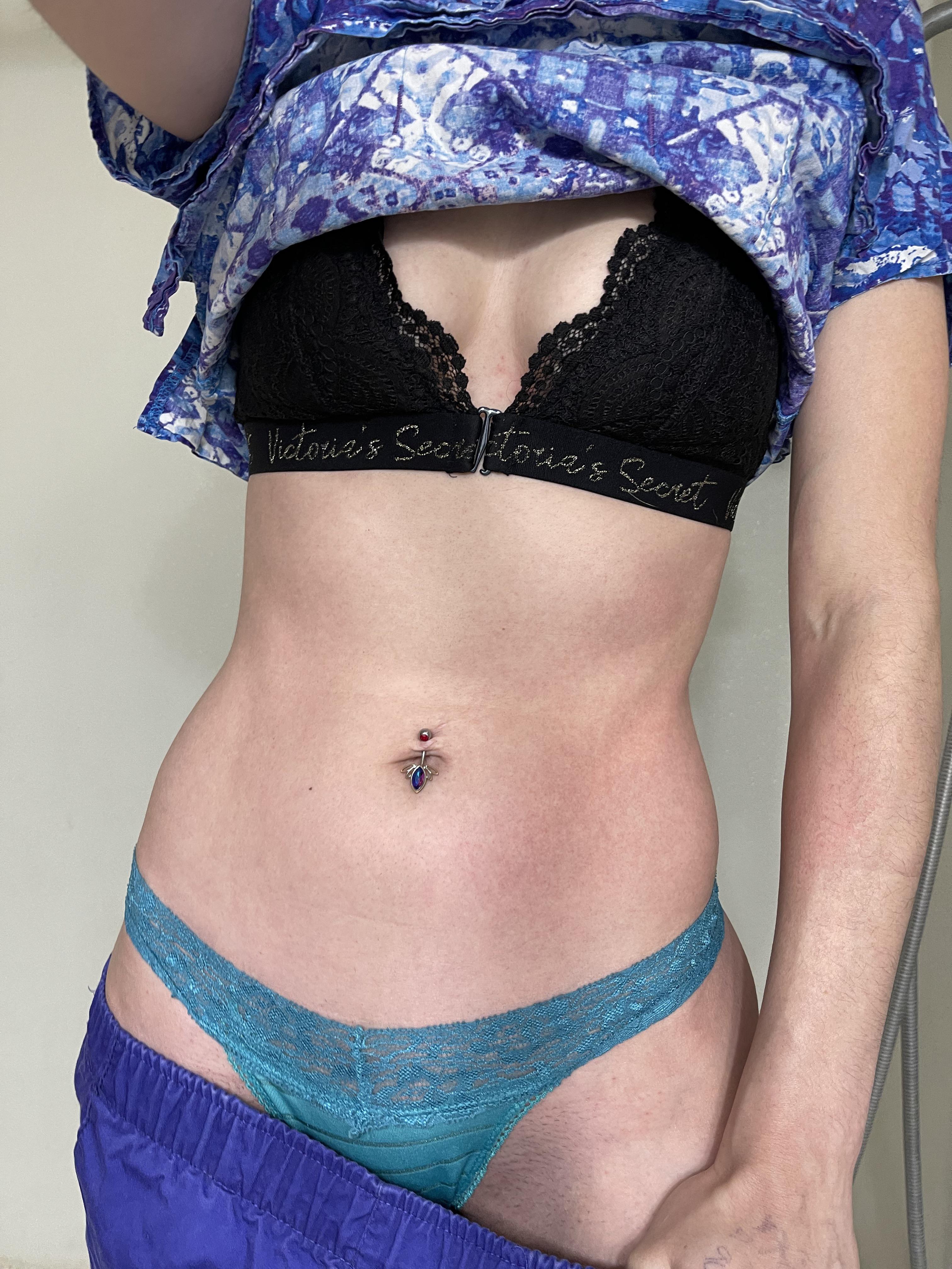 Back at it again another 7 straight and no day off, but maybe after seeing this photo you will😜😈 ...