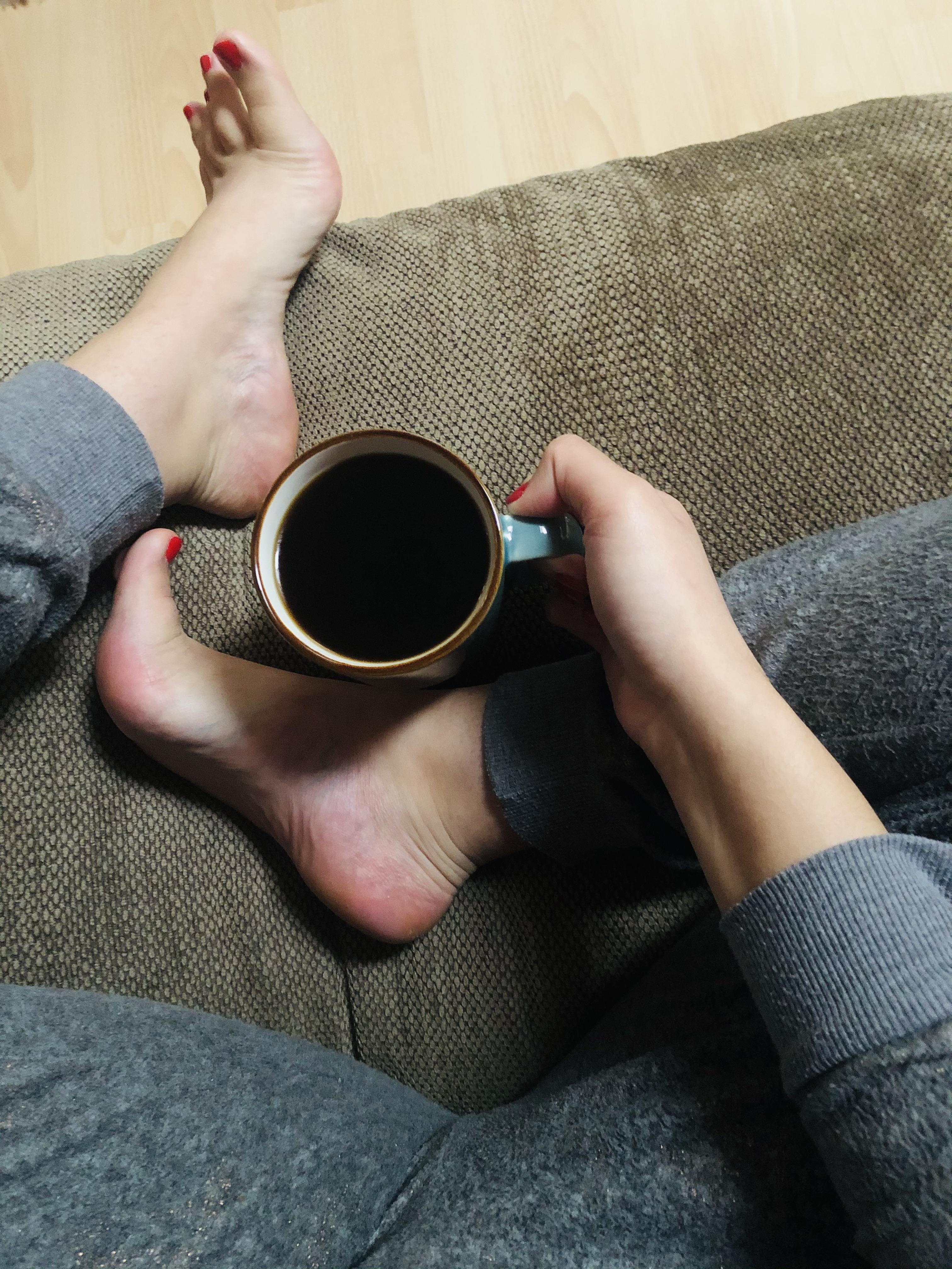 Good Morning Feetlovers Happy Weekend Dms Open Linktreethatbritishgirl Scrolller