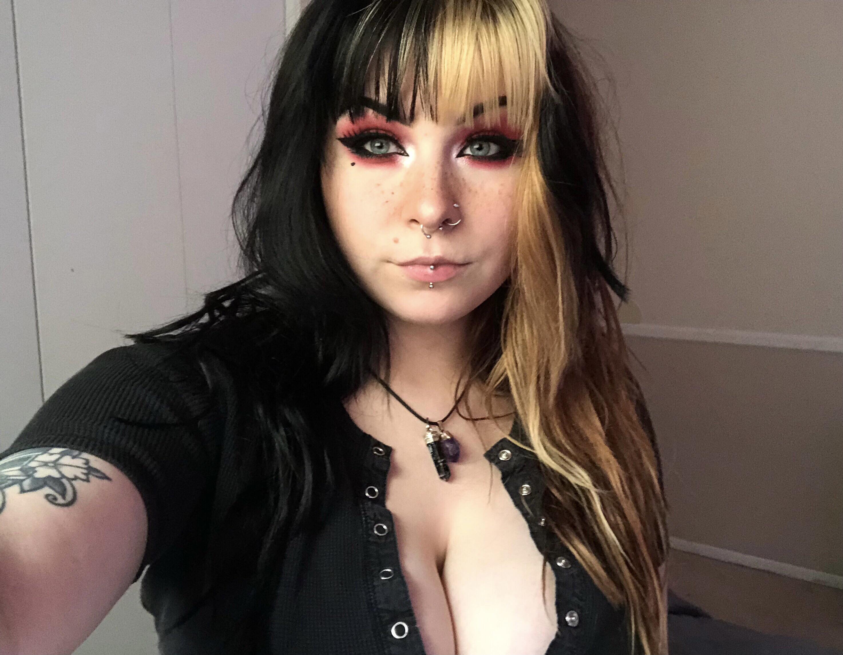 good morning!! 🖤- ur local skunk gf 🦨 | Scrolller