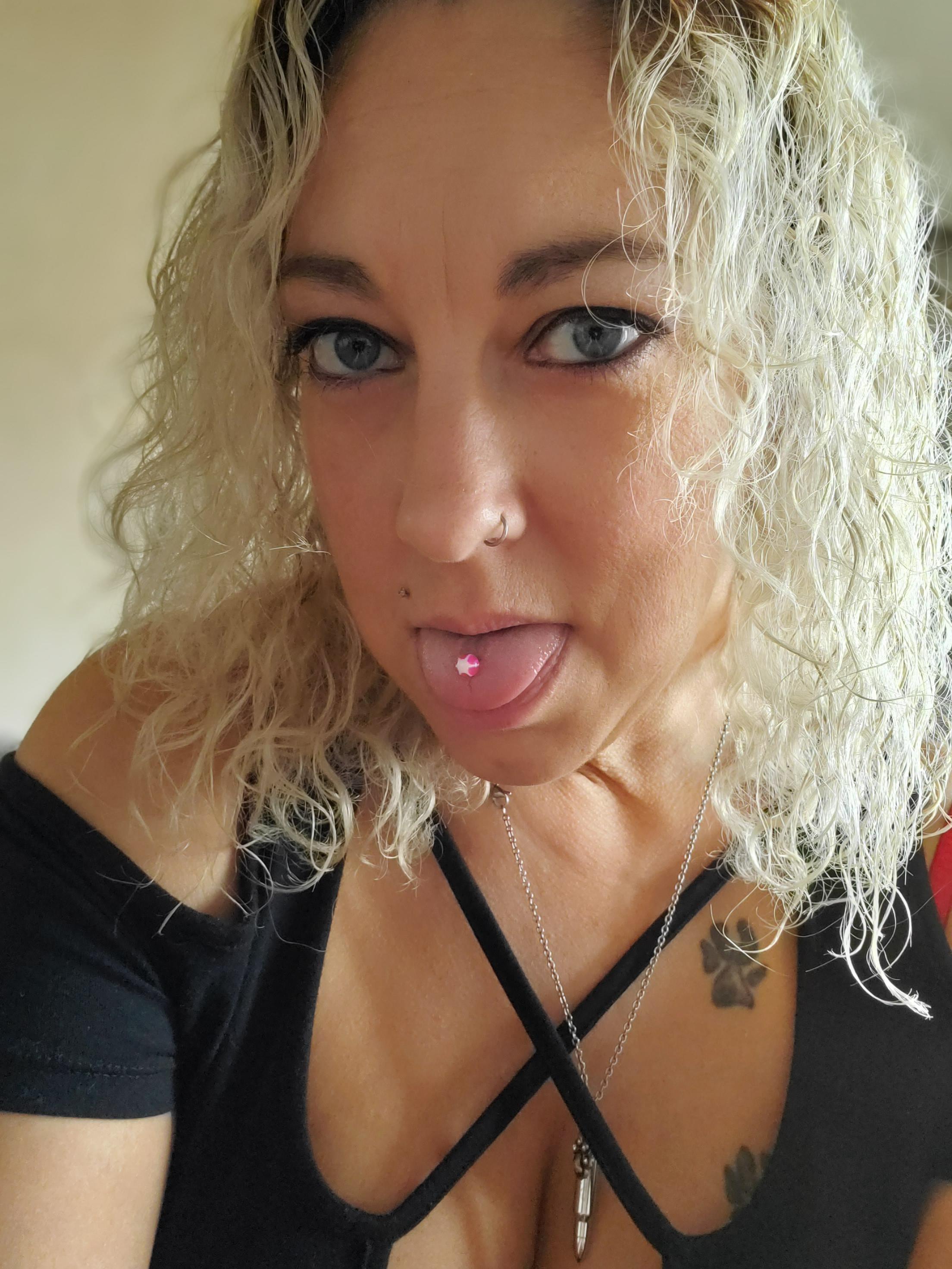 Good night , gunna go snuggle tight 😴💕 | Scrolller