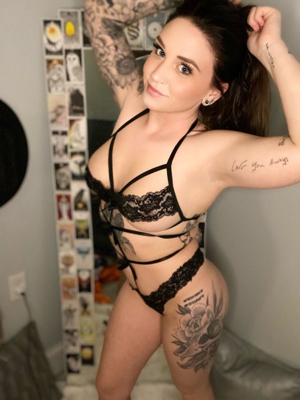 Good things come in small packages! 🖤 | Scrolller