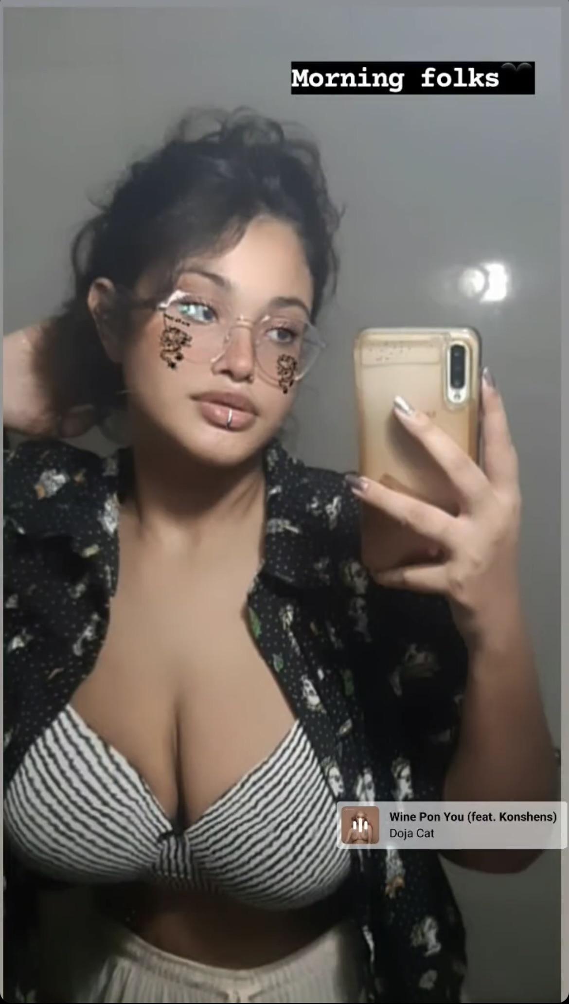 Goodmorning 🥵 | Scrolller