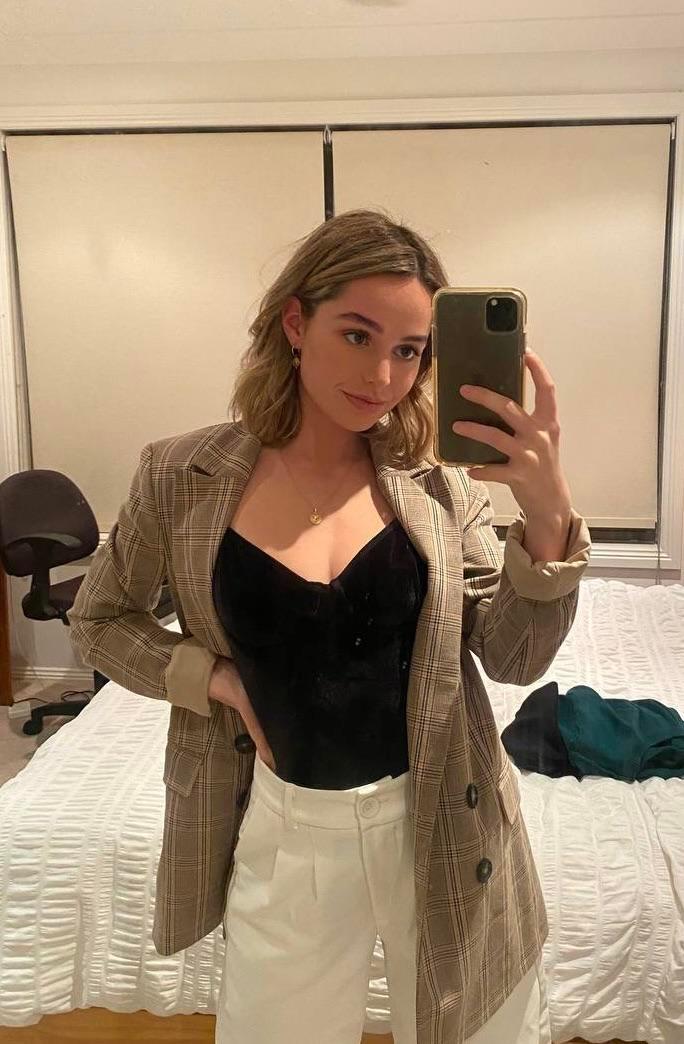 Weekend ready 😜 (22F) | Scrolller