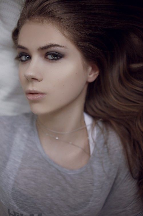 Gorgeous Brunette | Scrolller