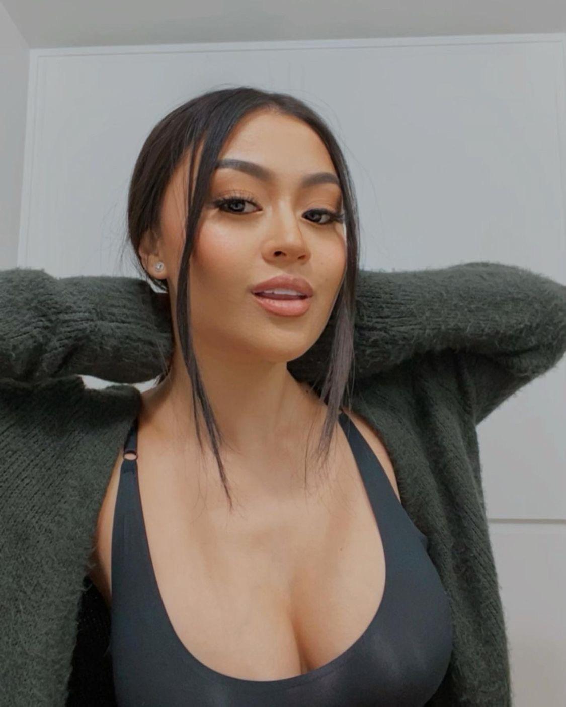 Gorgeous Cindy | Scrolller