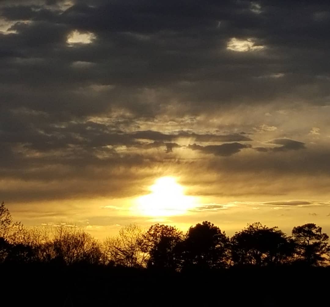 Gorgeous Duncan Sunset | Scrolller