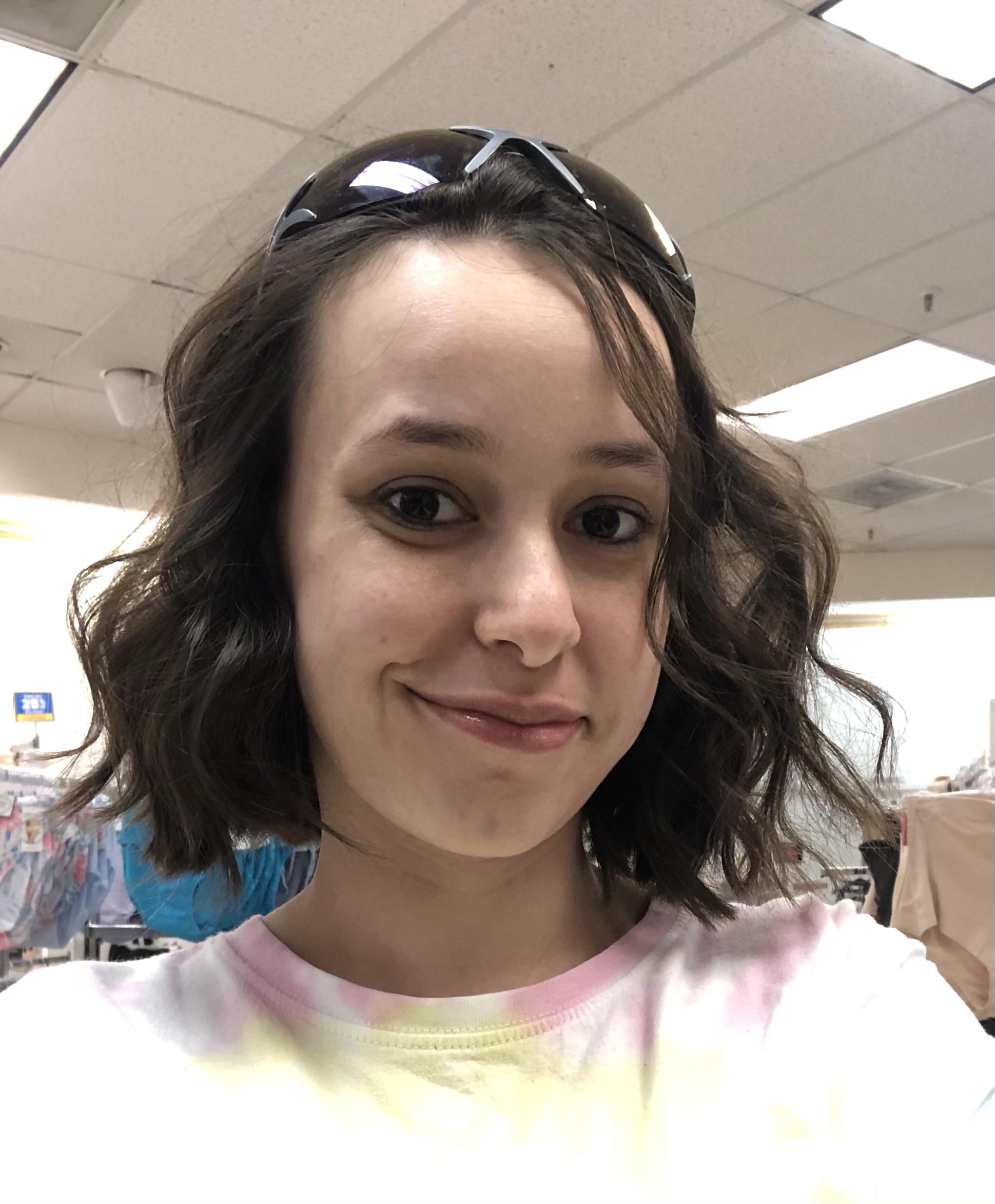 Got a much needed haircut [F28] | Scrolller