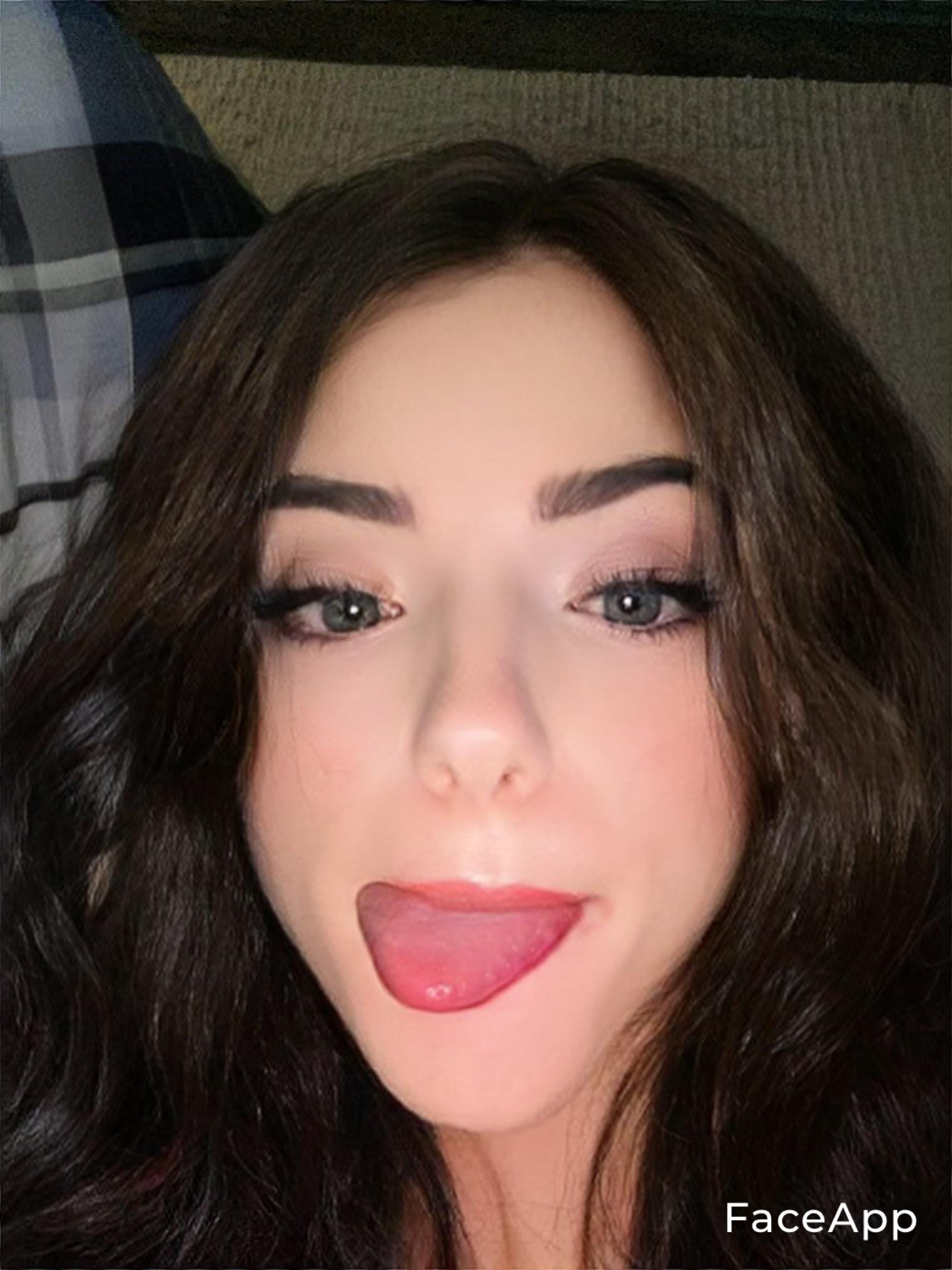 High and feeling VERY submissive hehe, dms open 19 | Scrolller