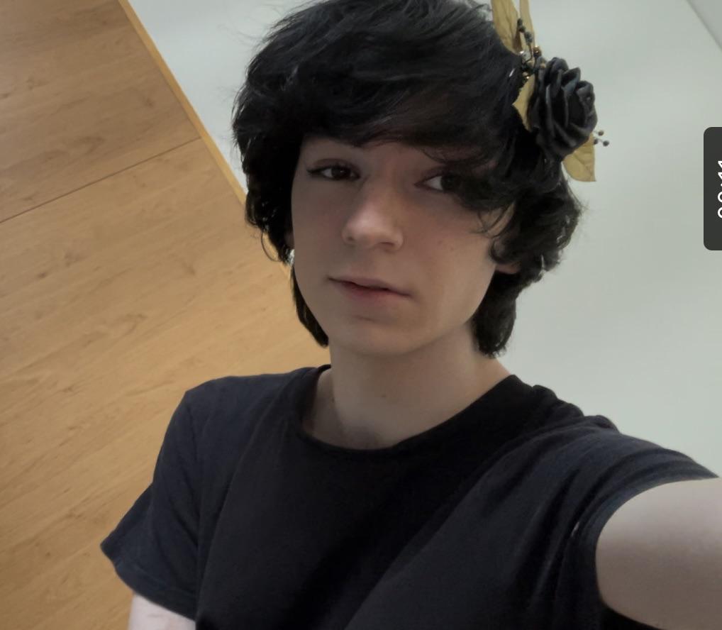 Goth Boi says Hello ~ | Scrolller