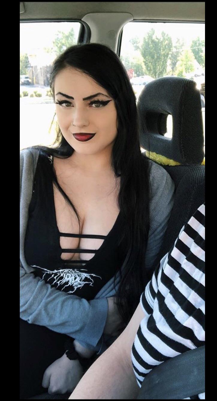 Gothic Cleavage | Scrolller