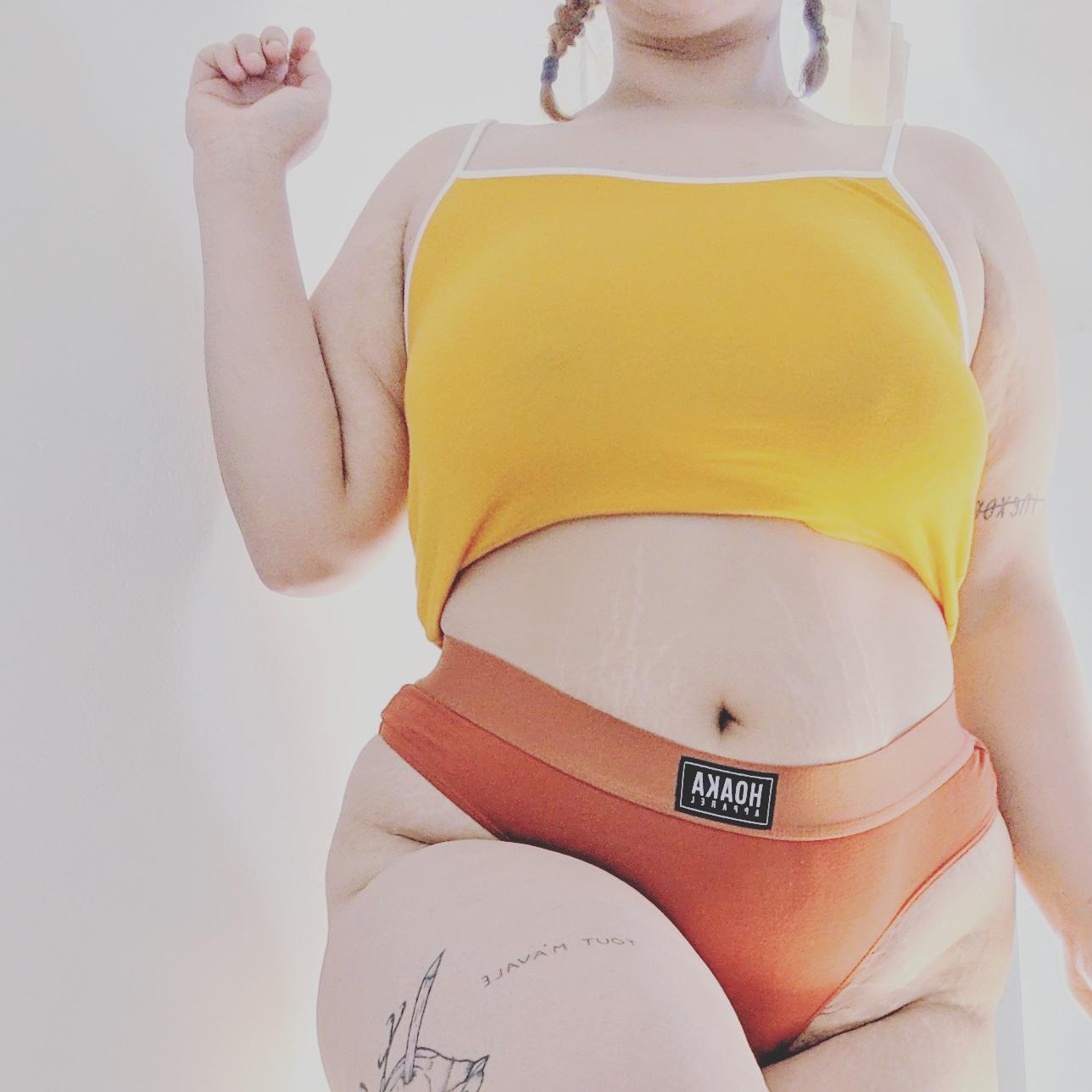 Grab me by the hips | Scrolller