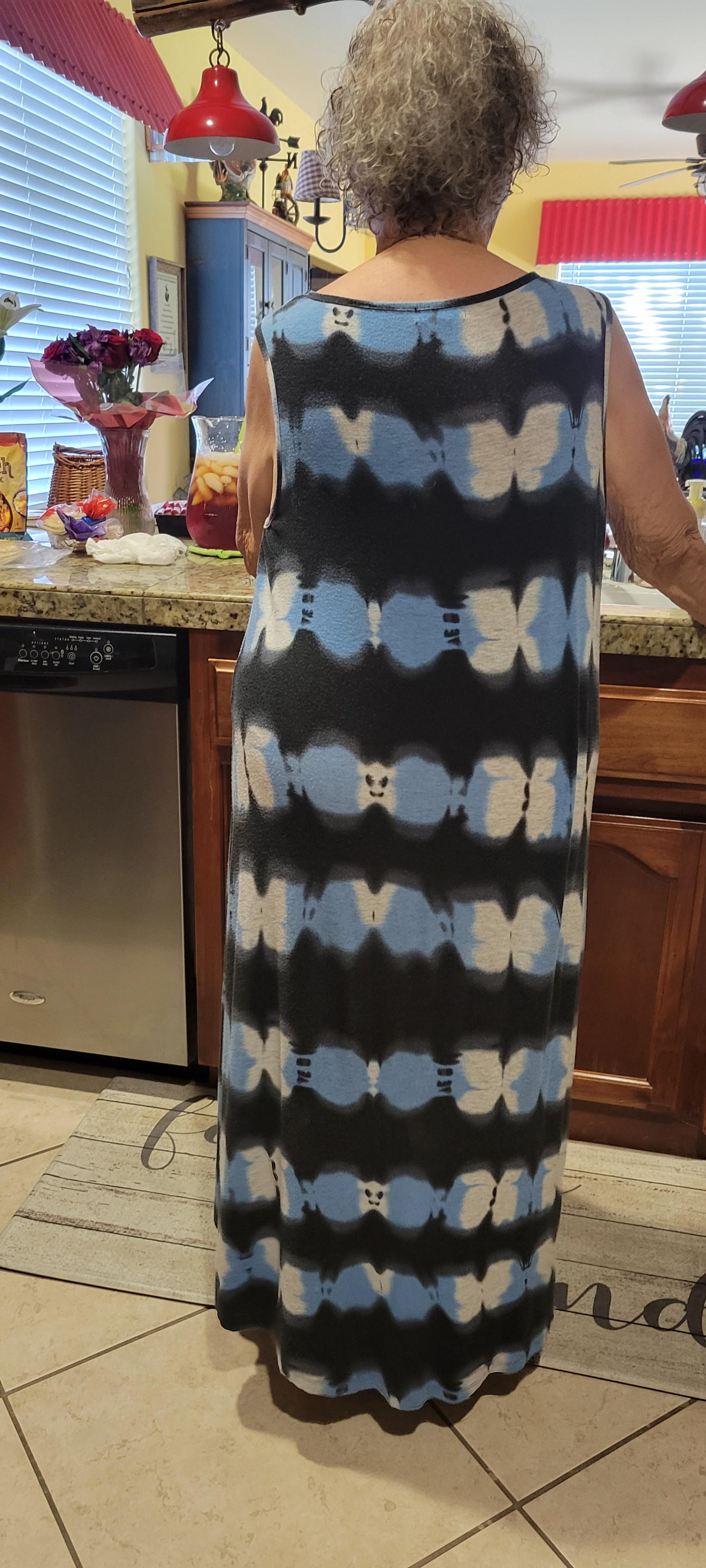 Granny says she has little visitors on her dress | Scrolller
