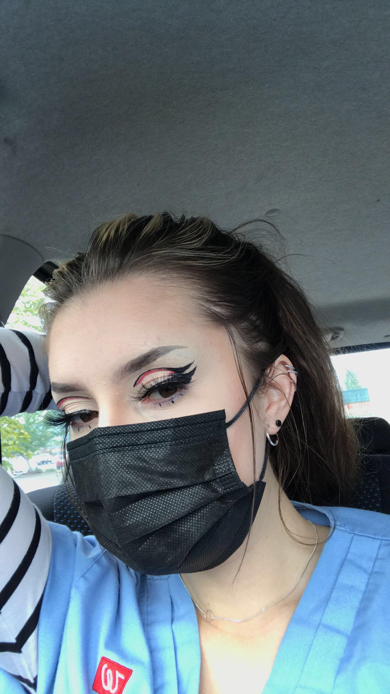 graphic liner | Scrolller