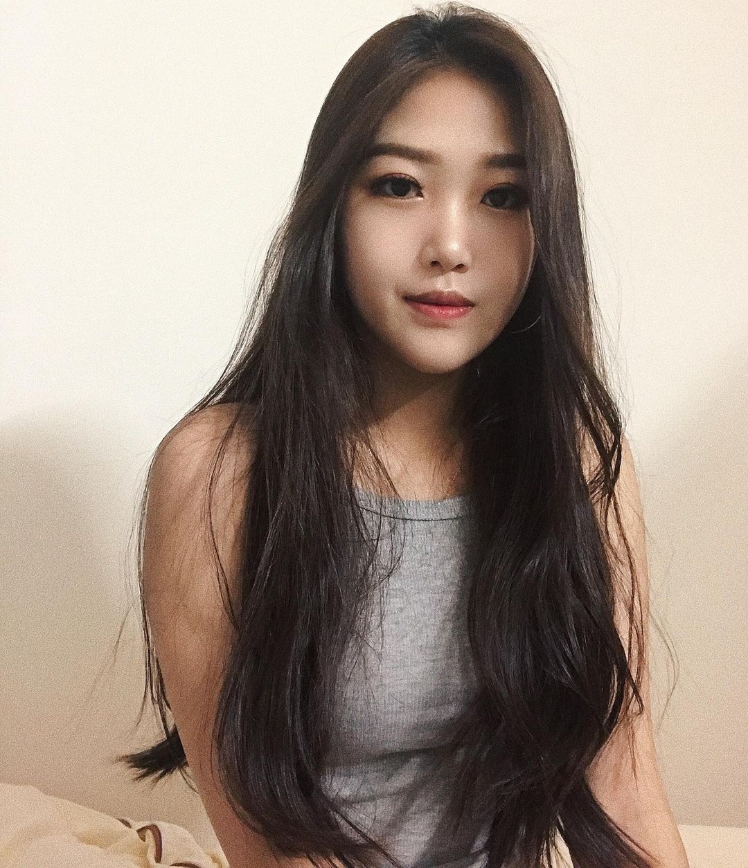 Grey vest | Scrolller