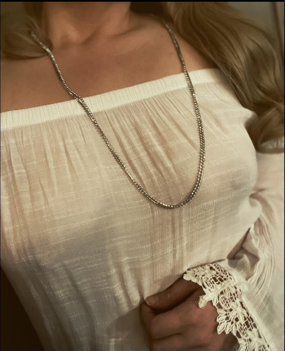 Grocery store attire. | Scrolller