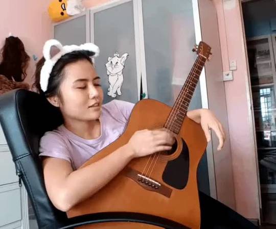 Guitar Hero | Scrolller