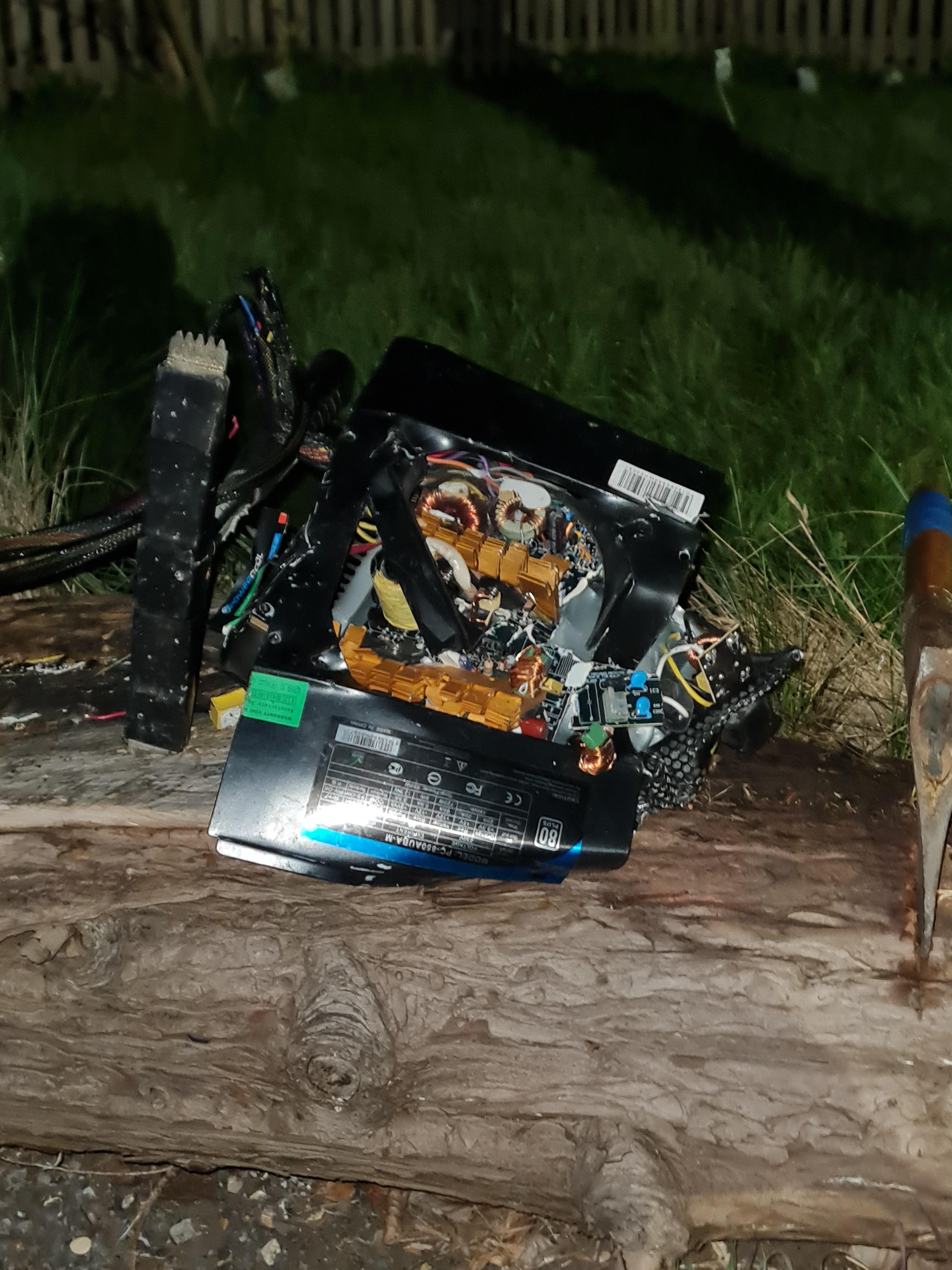 Guys my power supply is not working please fix help!!!!!!!! | Scrolller