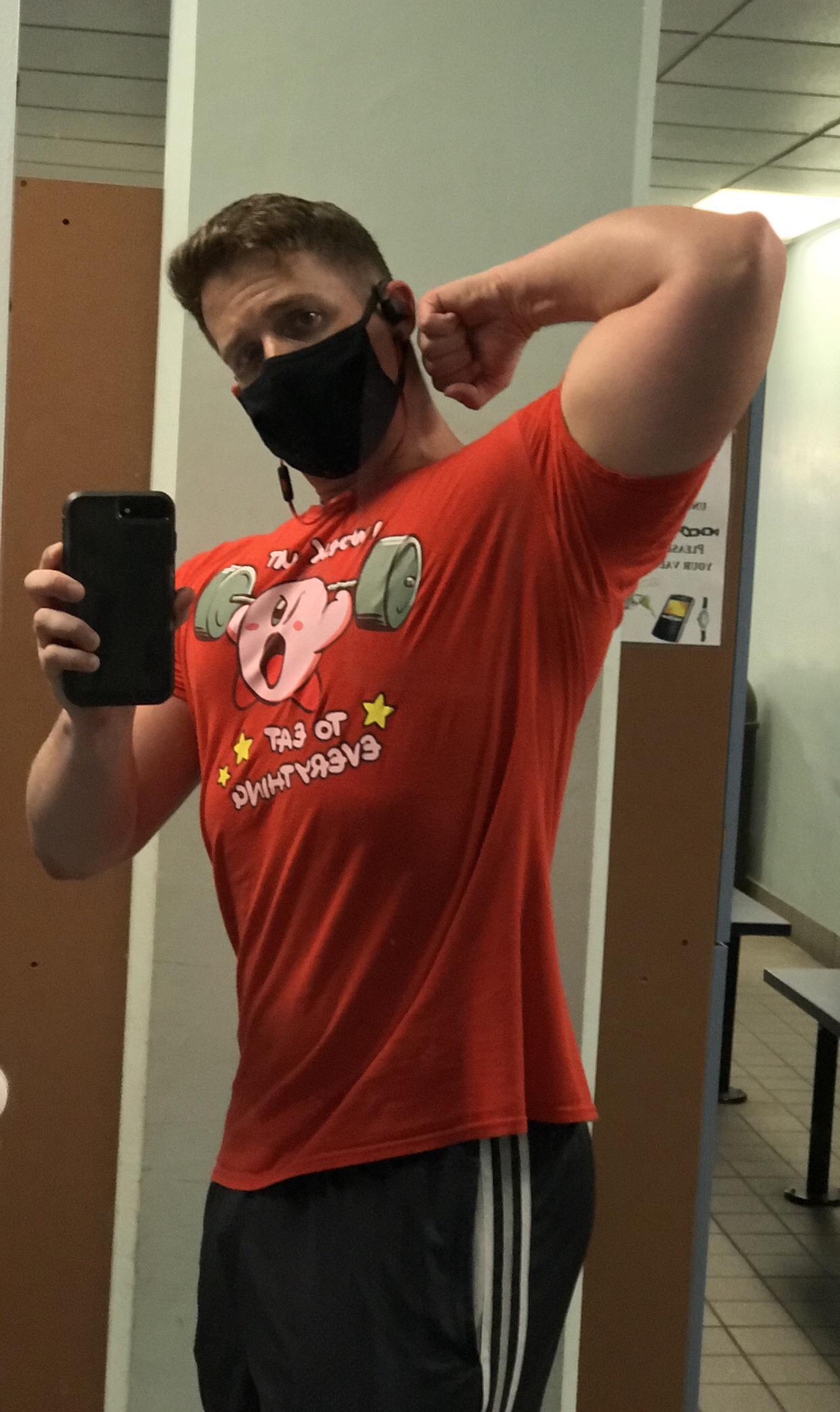 Gym flex | Scrolller