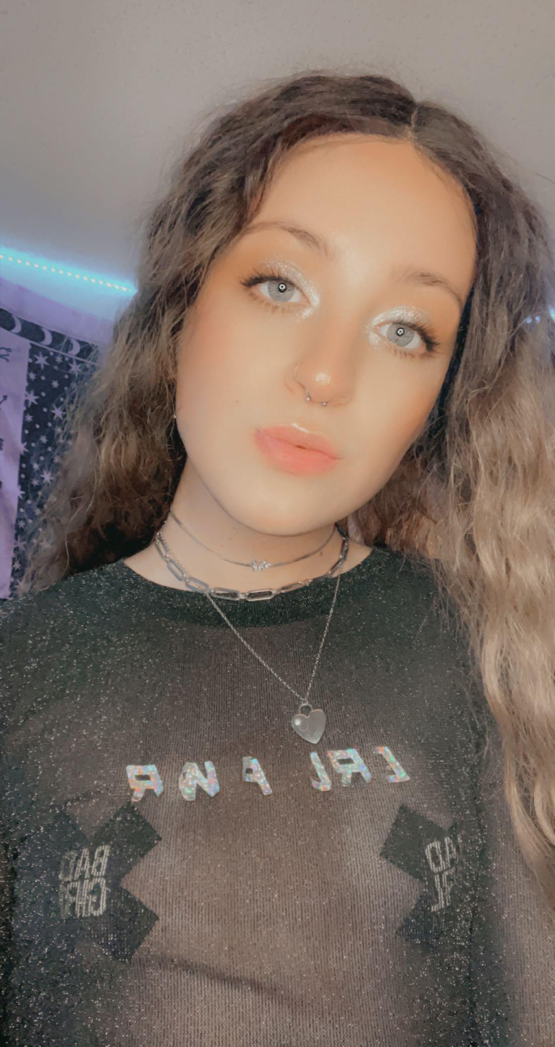 hai 💕 | Scrolller