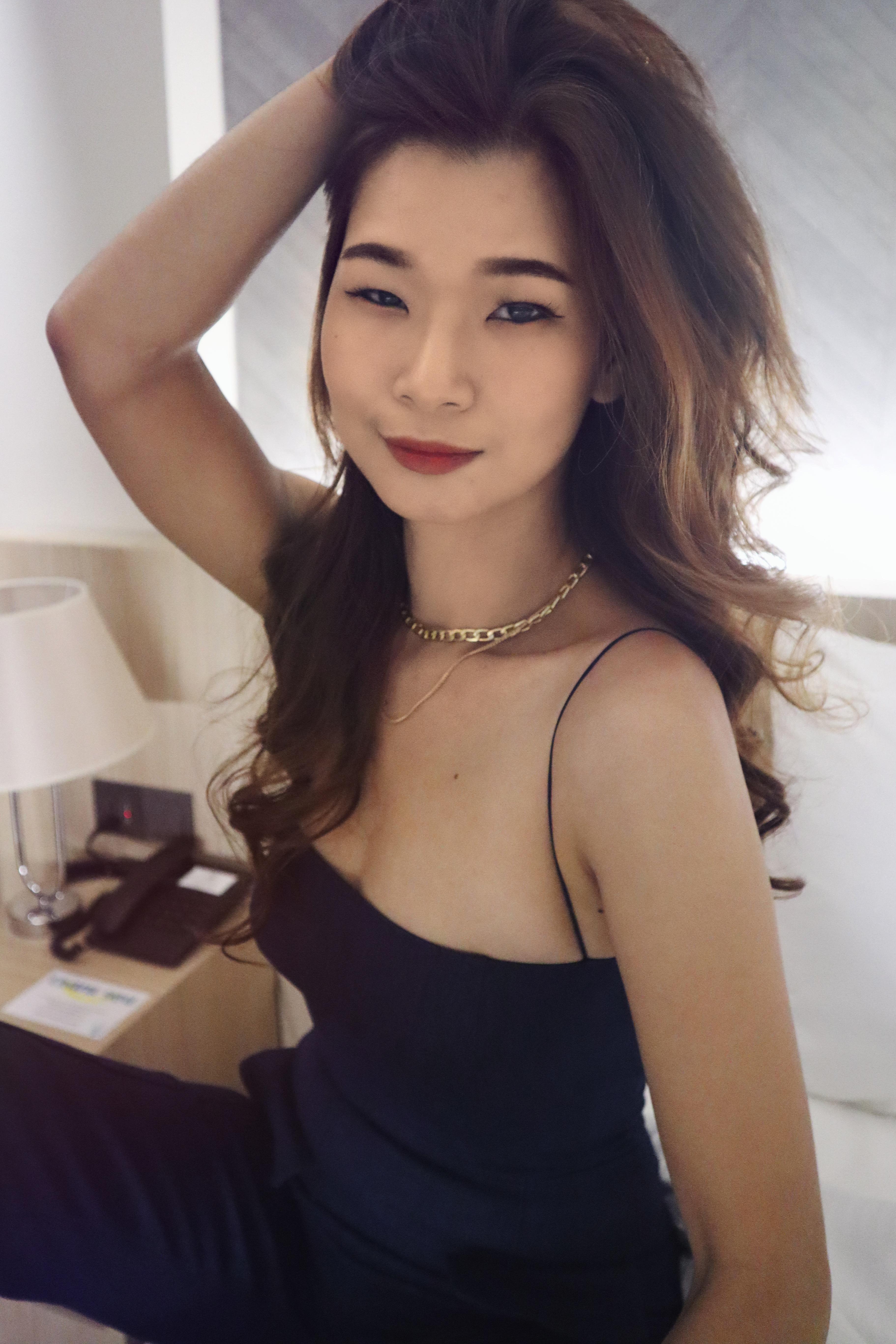 Hair up or down? | Scrolller