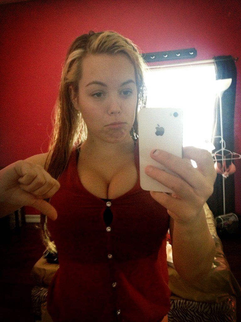 Halle throwback | Scrolller