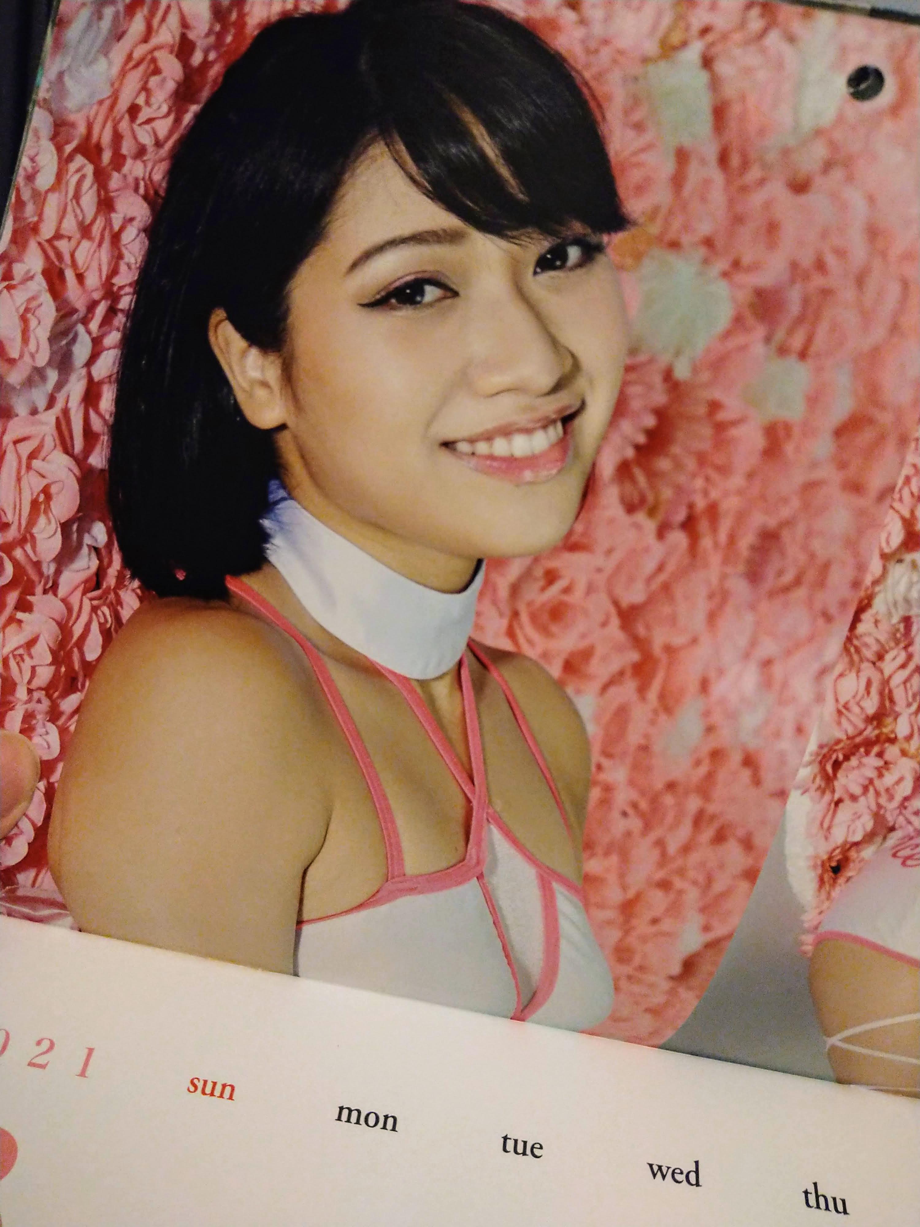 [Hana Kimura] Santa delivered my gift just in time for the New year | Scrolller