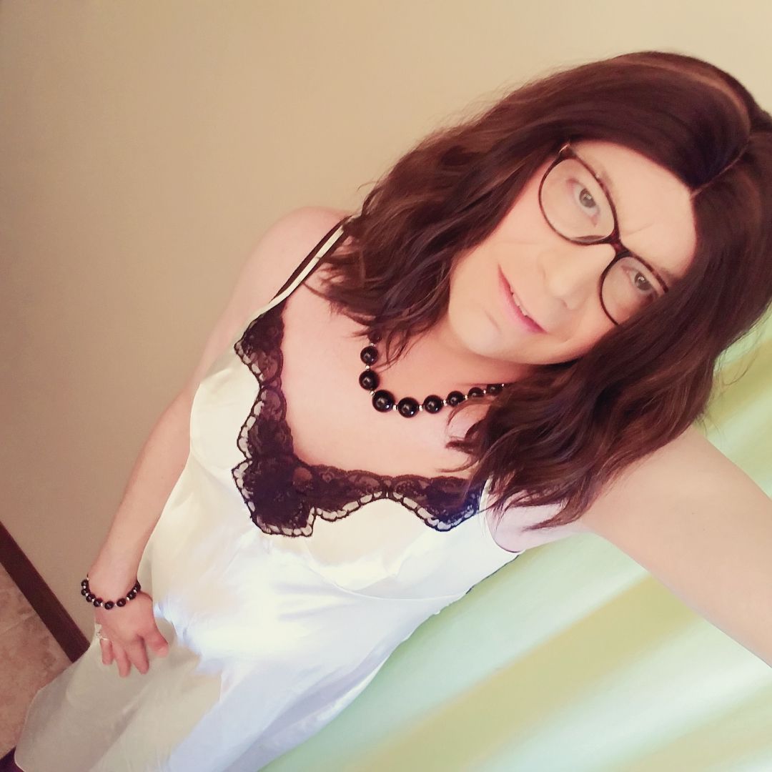 Hanging out in the wife's nightgown | Scrolller