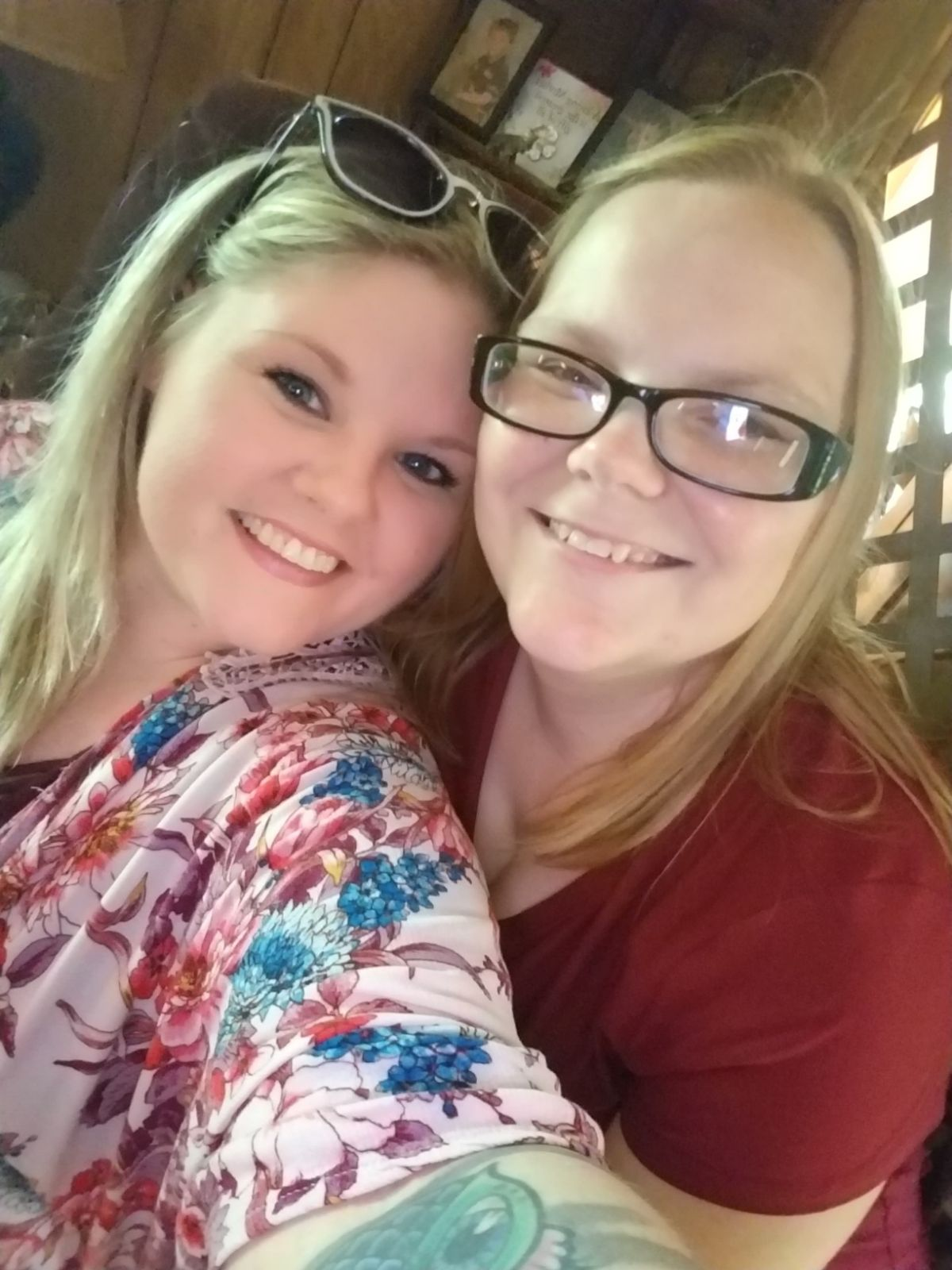 Hanging out with my sister on Easter | Scrolller