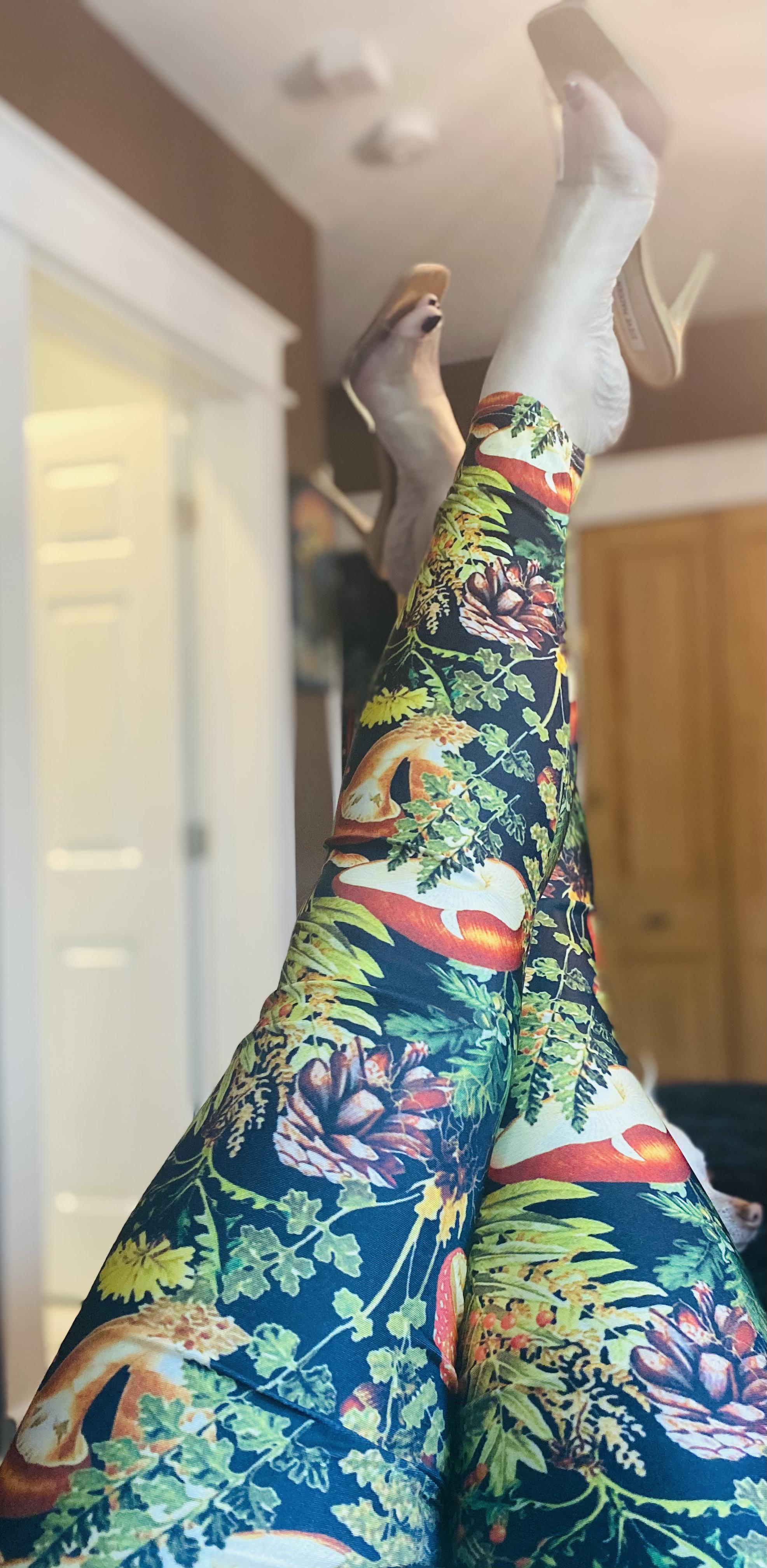 Happy Dance In Heels and Yoga Pants!💋 | Scrolller