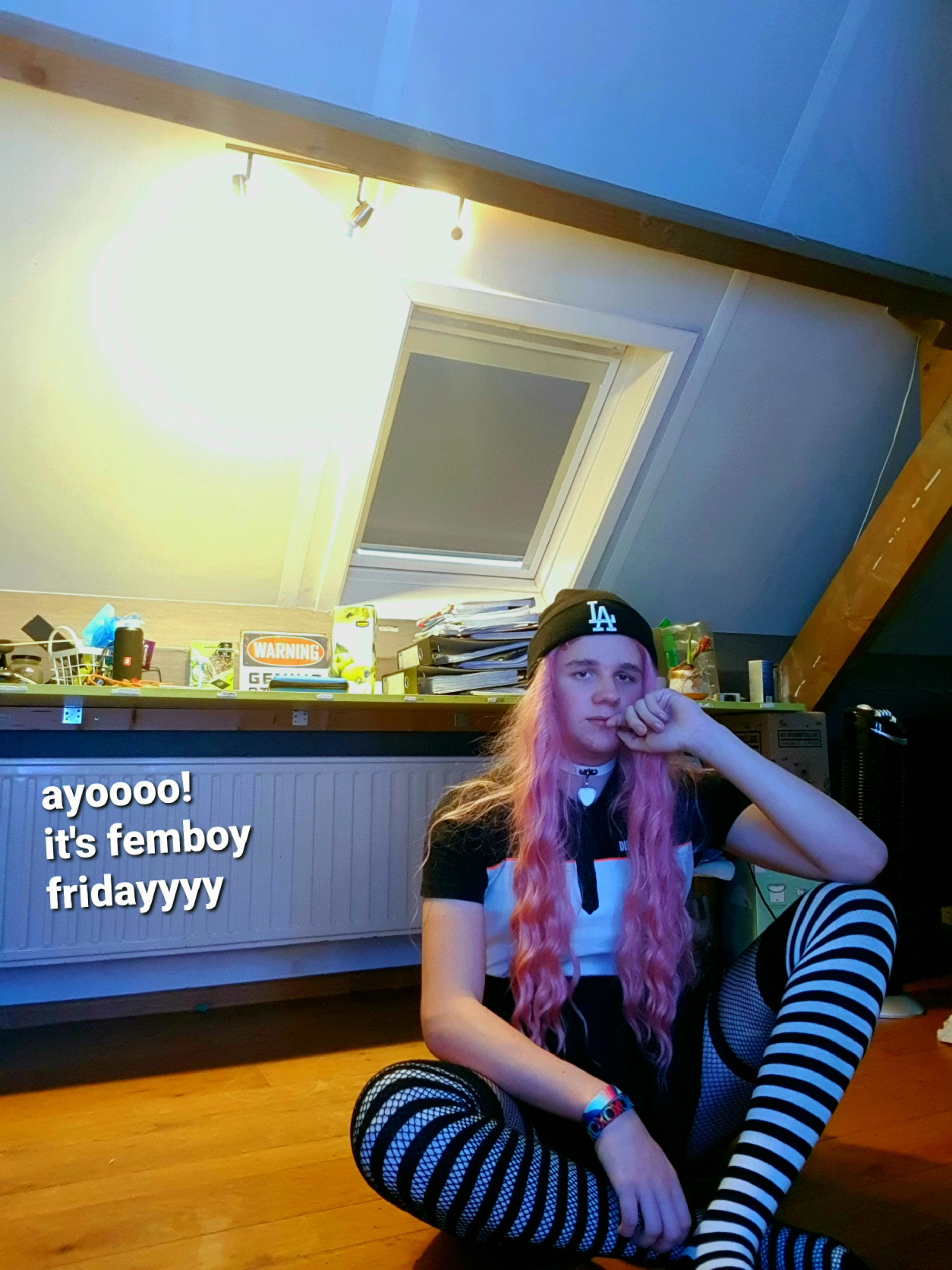 Happy femboy friday | Scrolller