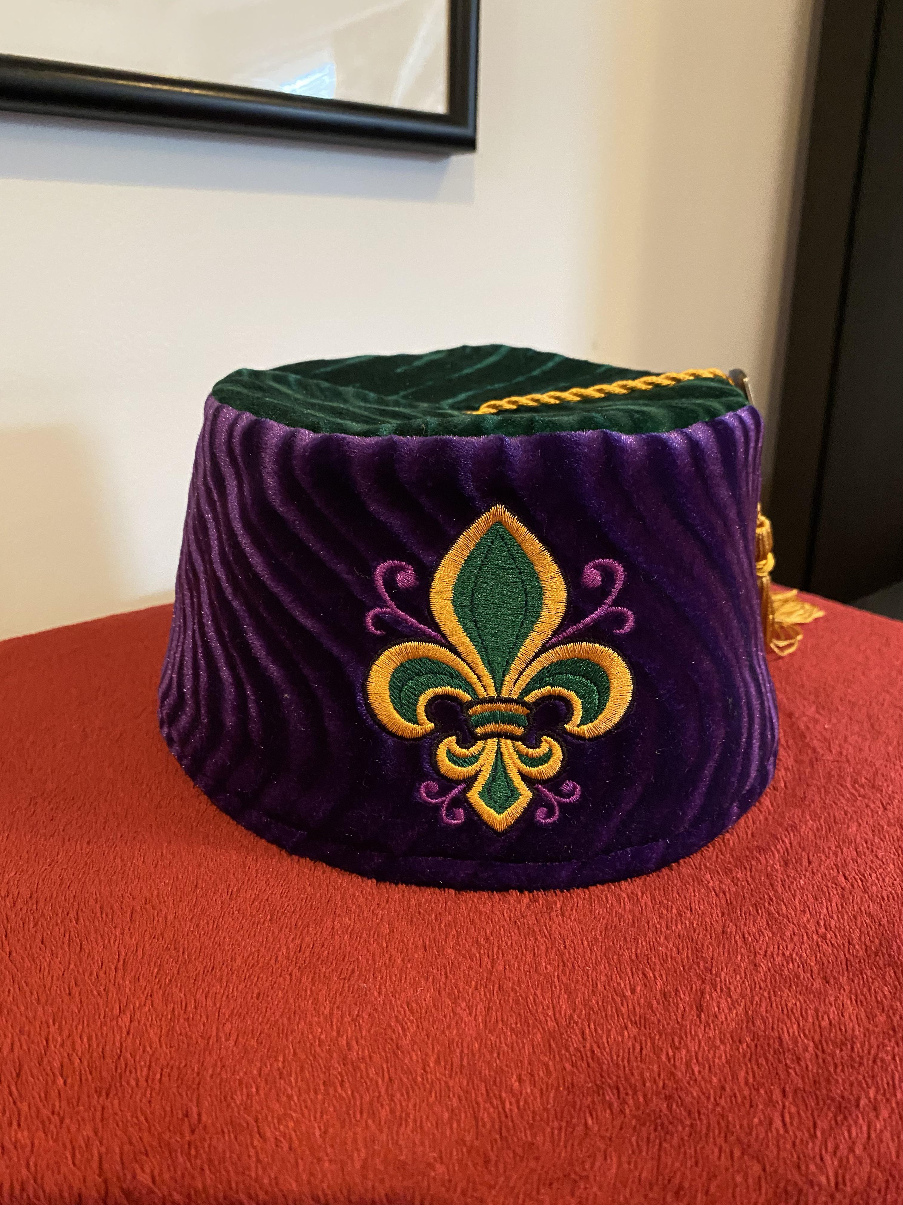 Happy Fez Friday! The Fleur-de-lis | Scrolller