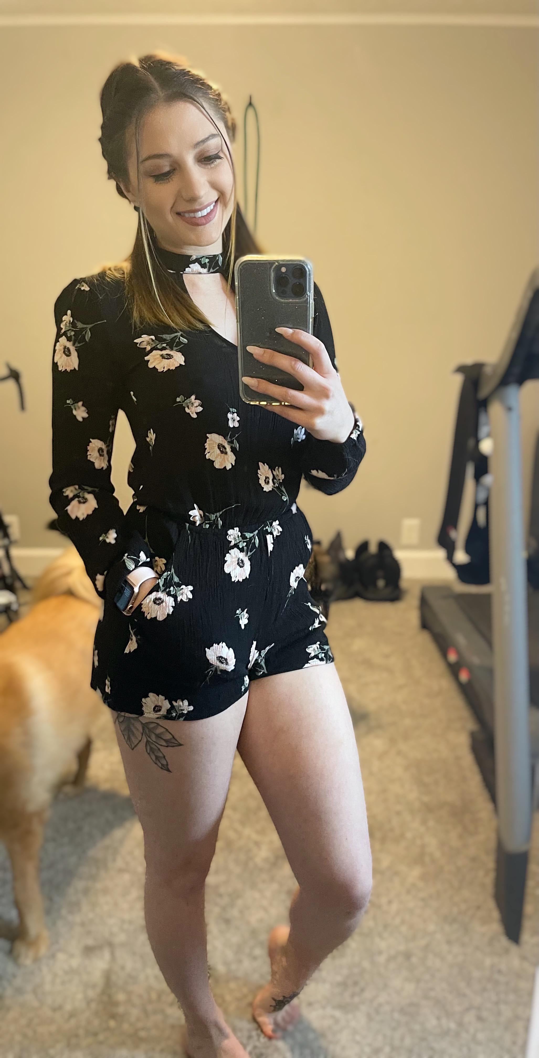 Happy Friday! [23F] | Scrolller