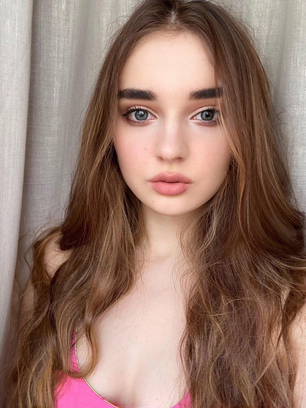 Discover more like Faces: Happy Friday faces and Related Content | Scrolller