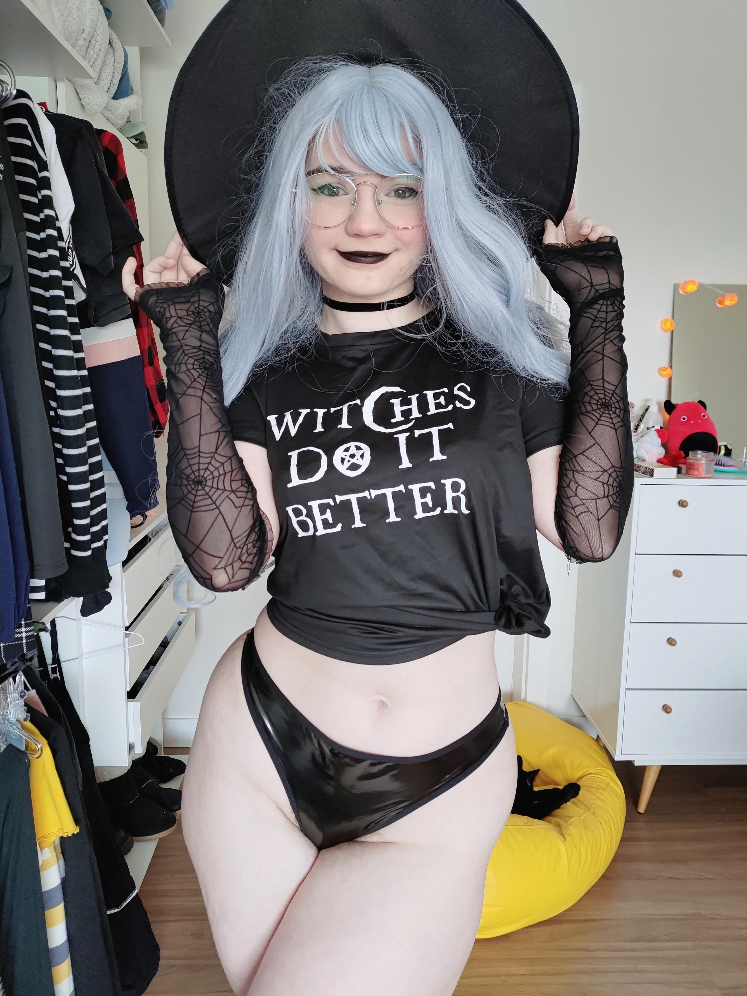 Thick witch! | Scrolller