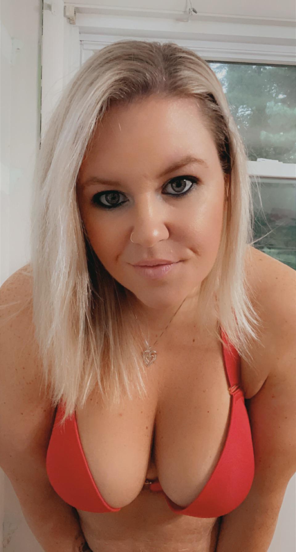 32F happy Thursday | Scrolller