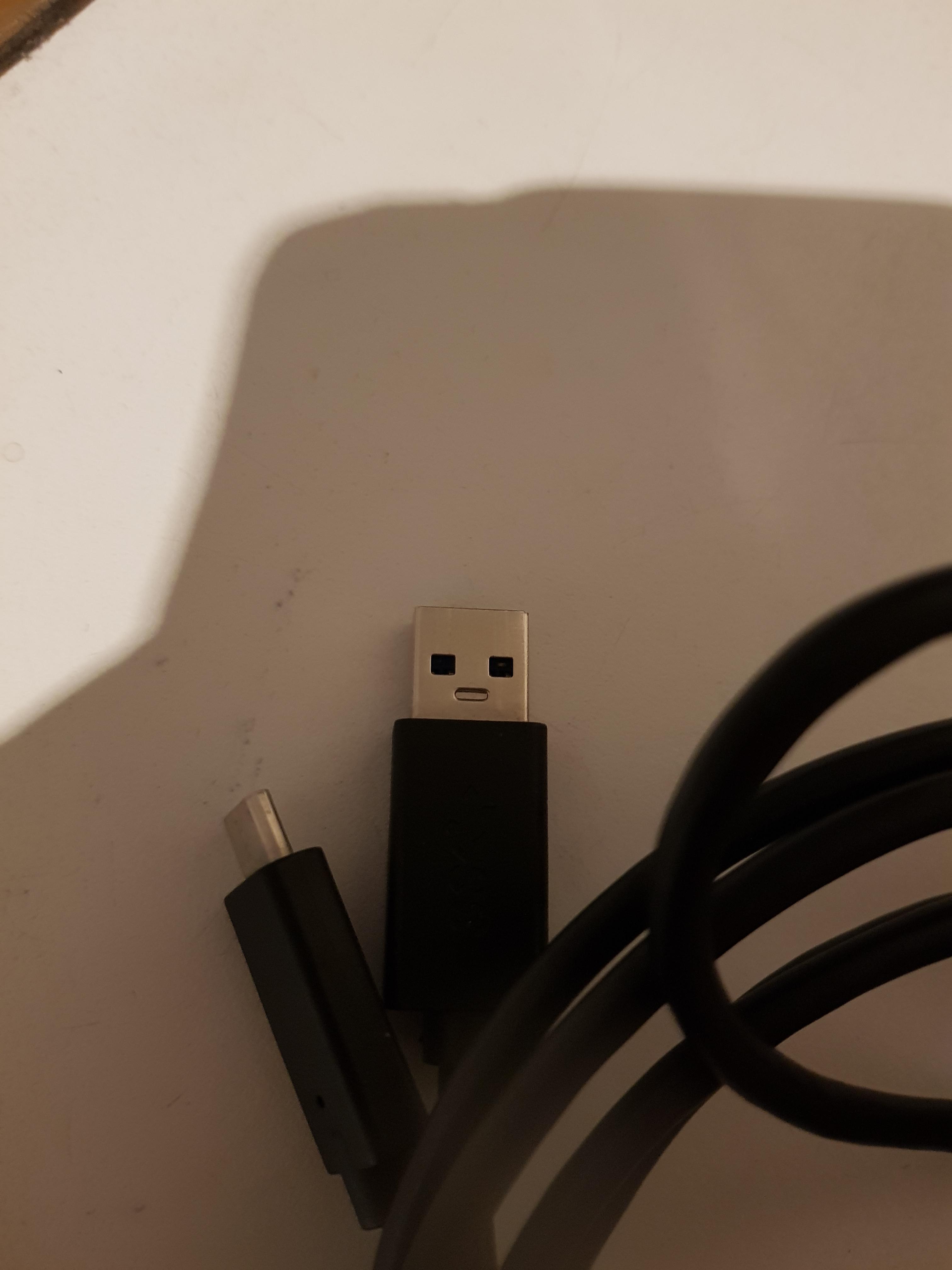 Happy USB | Scrolller