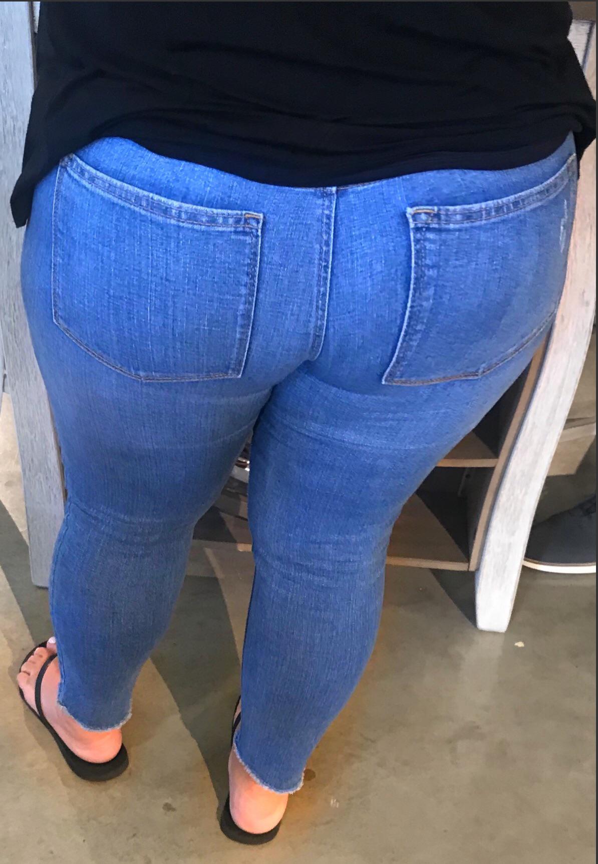 Happy Wednesday | Scrolller