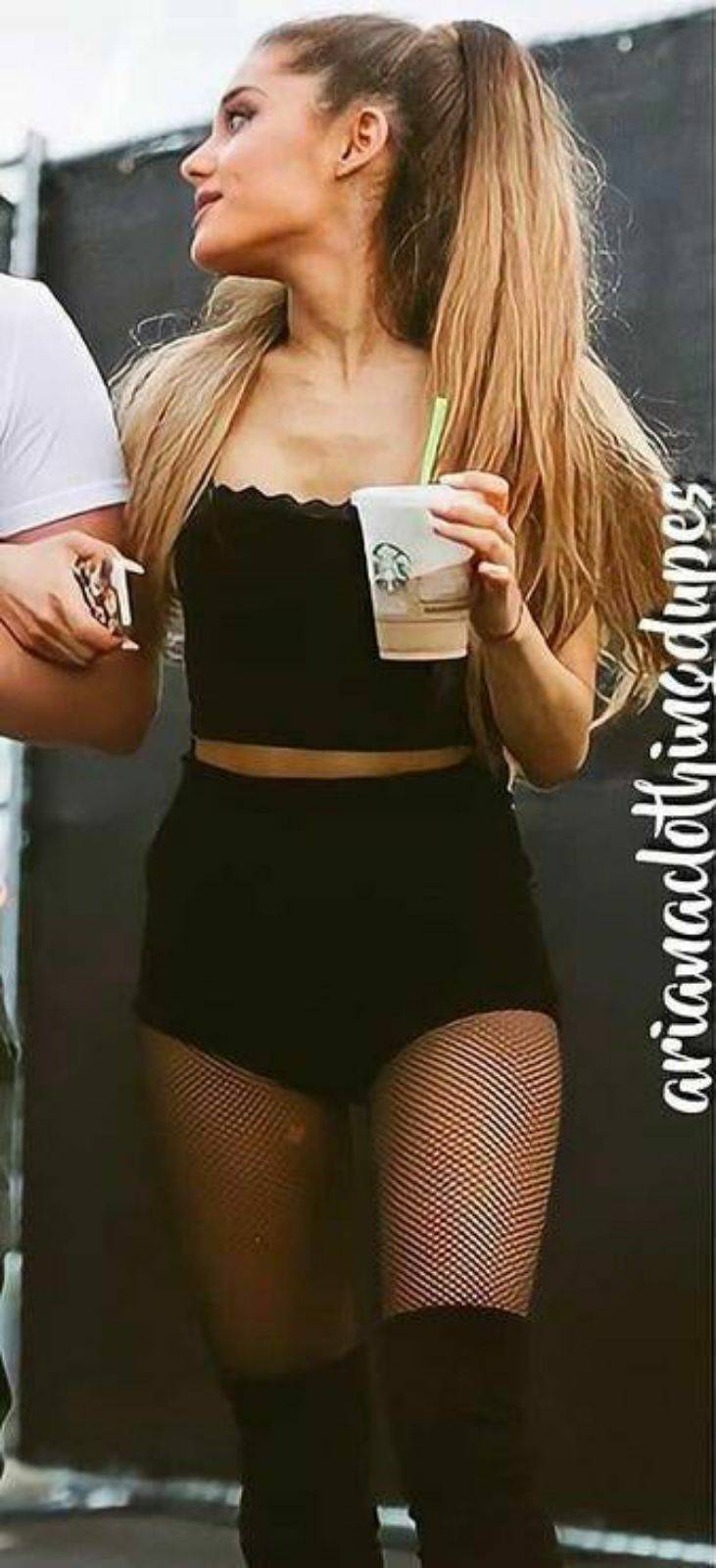 Hard and horny for my goddess Ariana grande | Scrolller