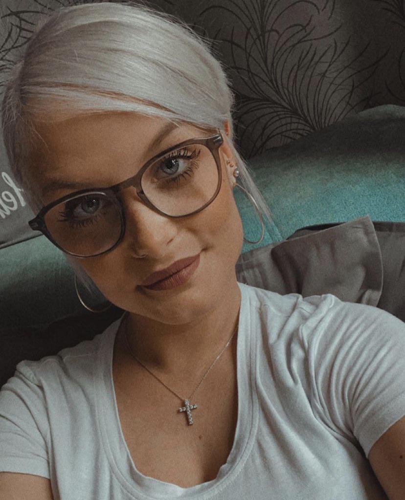 Hat sie sperma verdient? Wenn ja zeig! | Scrolller